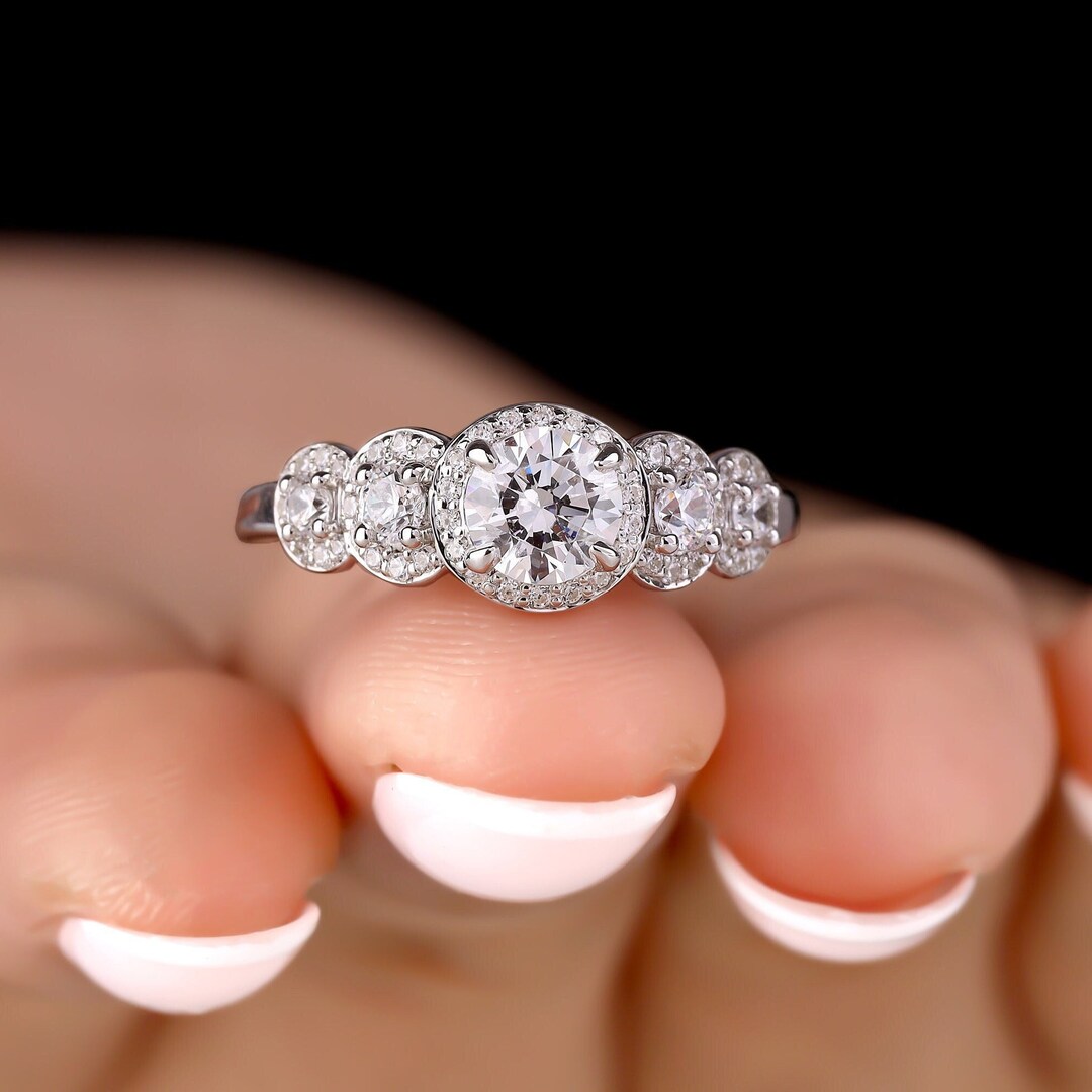 Round Cut Moissanite Engagement Ring Five Stone Round Halo Moissanite ...