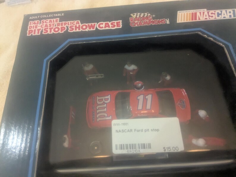 Vintage 1992 NASCAR Pit Stop. Bill Elliott , #11 . Incudes Pit Crew. in ...