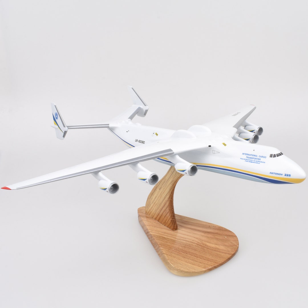 Antonov 225 Mriya 1:250 Scale Collection Model Airplane With Wood Stand ...
