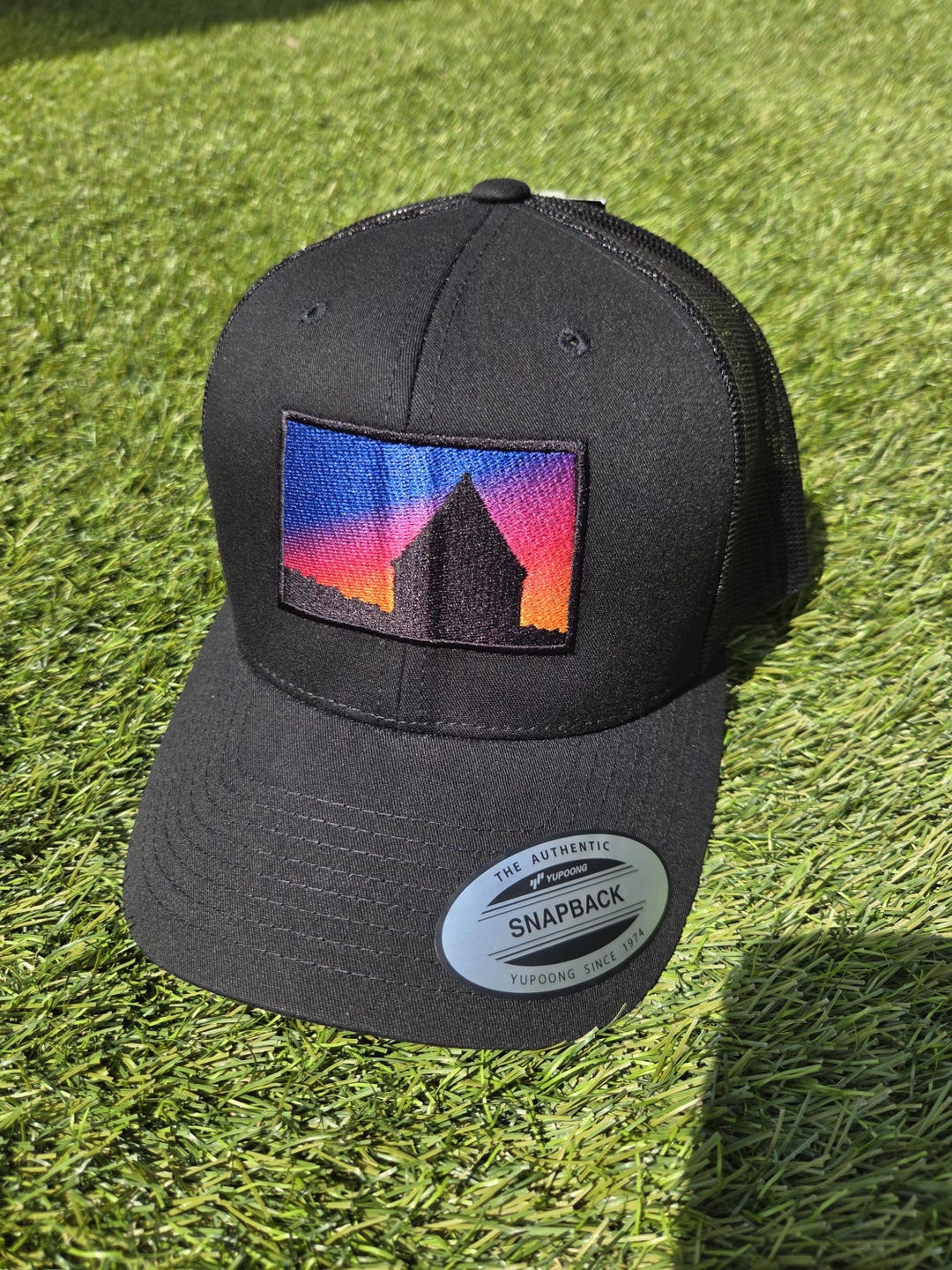 Everton | Abstract Tower Silhouette Cap - Etsy