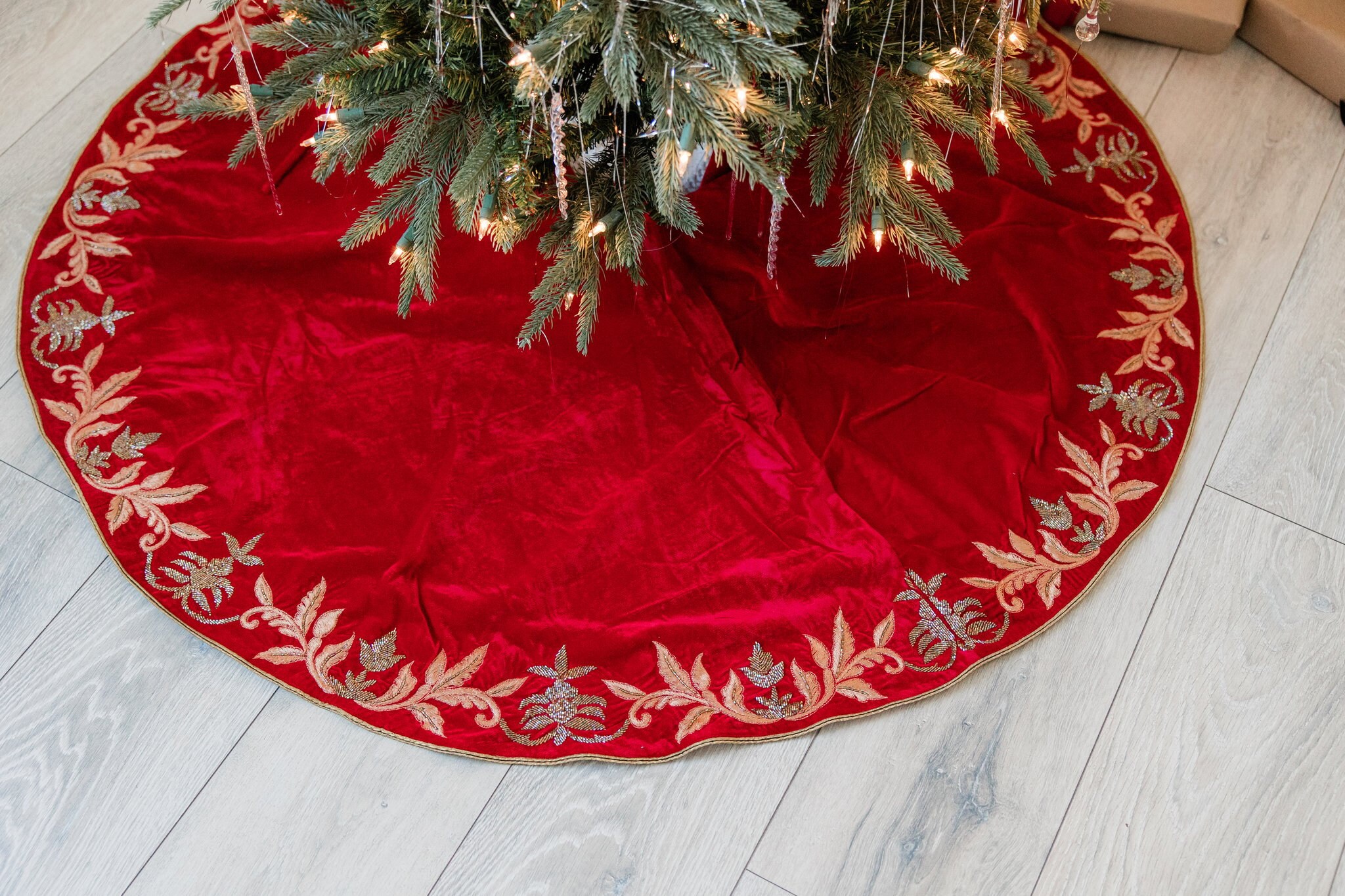 Standard Size Red Velvet Gold Embroidered Tree Skirt Christmas Holiday ...