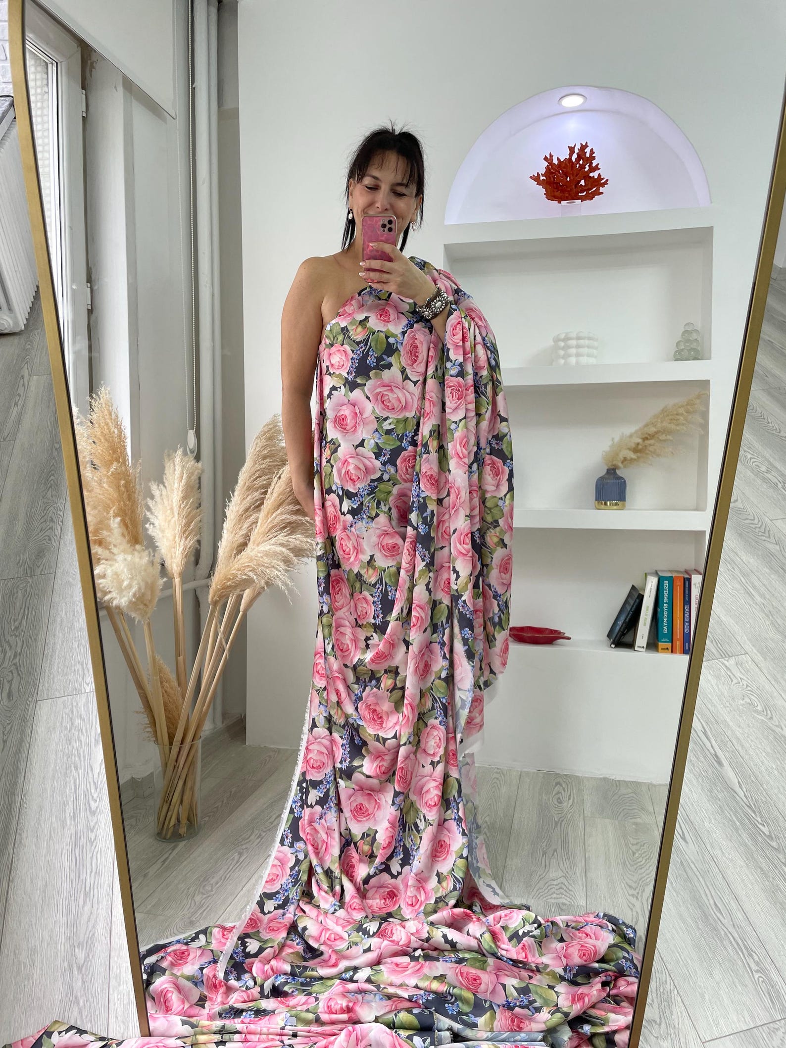 Rose Patterned Silky Satin Fabric: Italian Fashion Dress Design (1.64 ...
