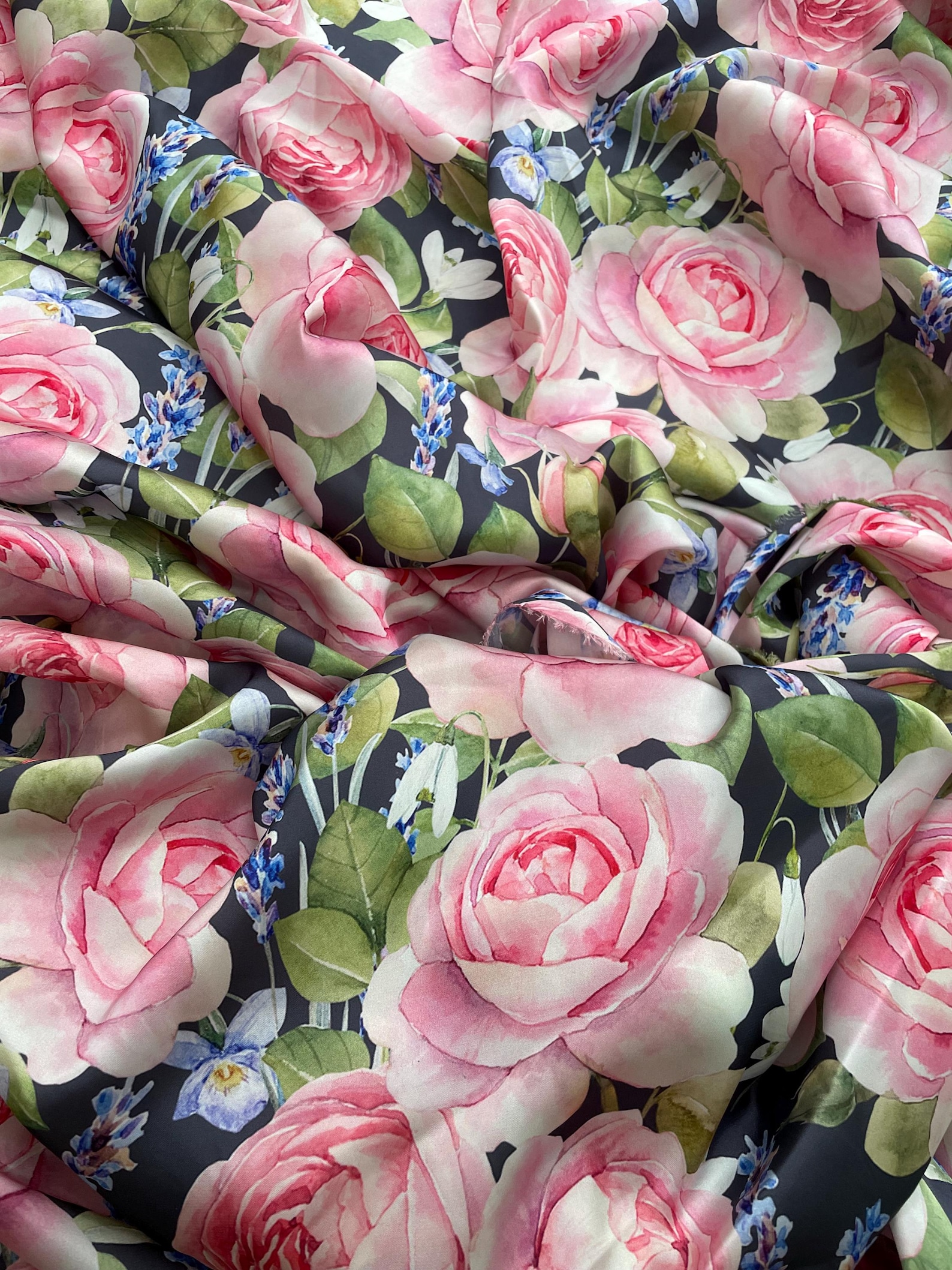 Rose Patterned Silky Satin Fabric: Italian Fashion Dress Design (1.64 ...