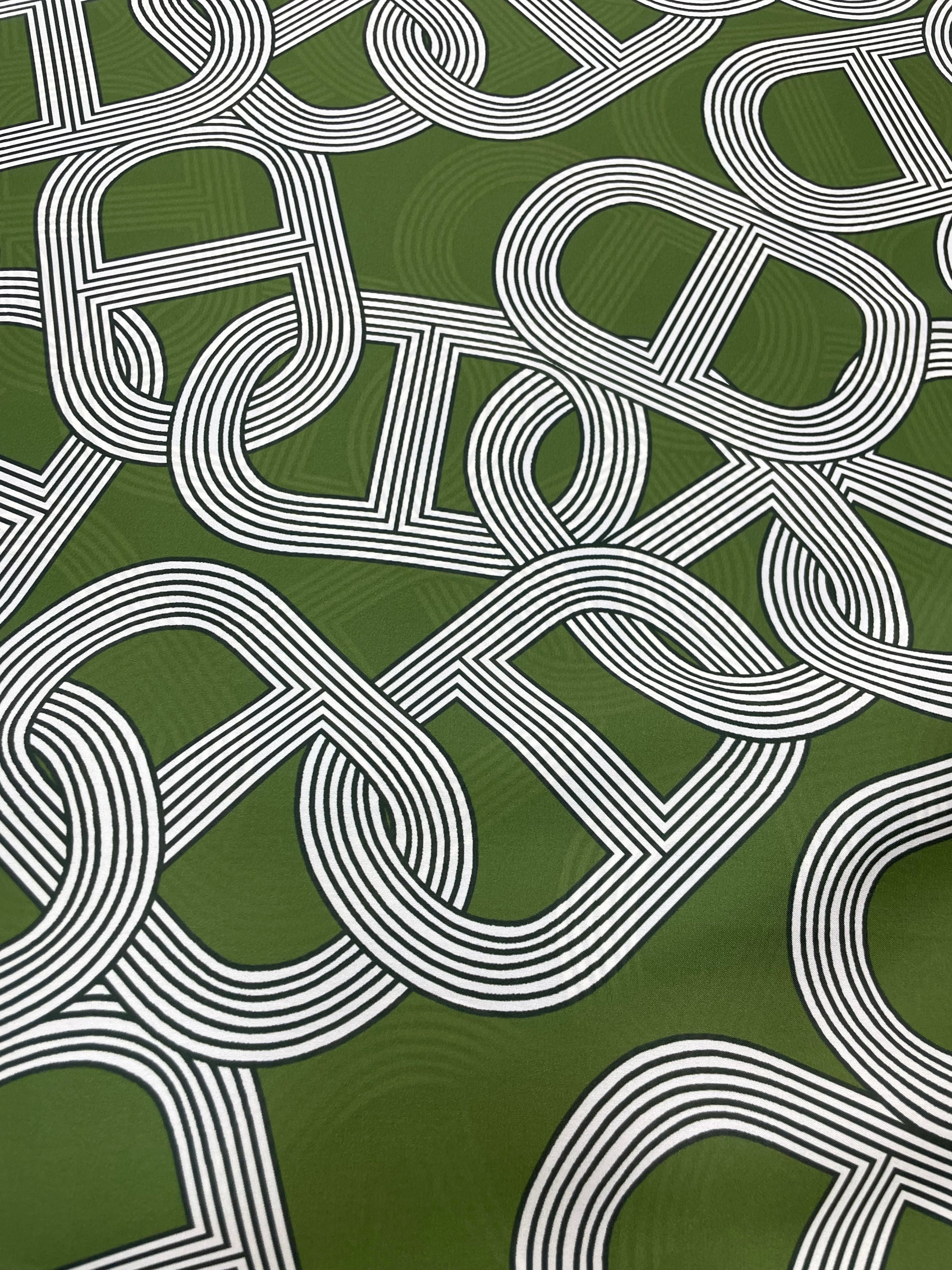 Retro Fabric Vintage Crepe Fabric Green Color Fabric it is a Suitable ...