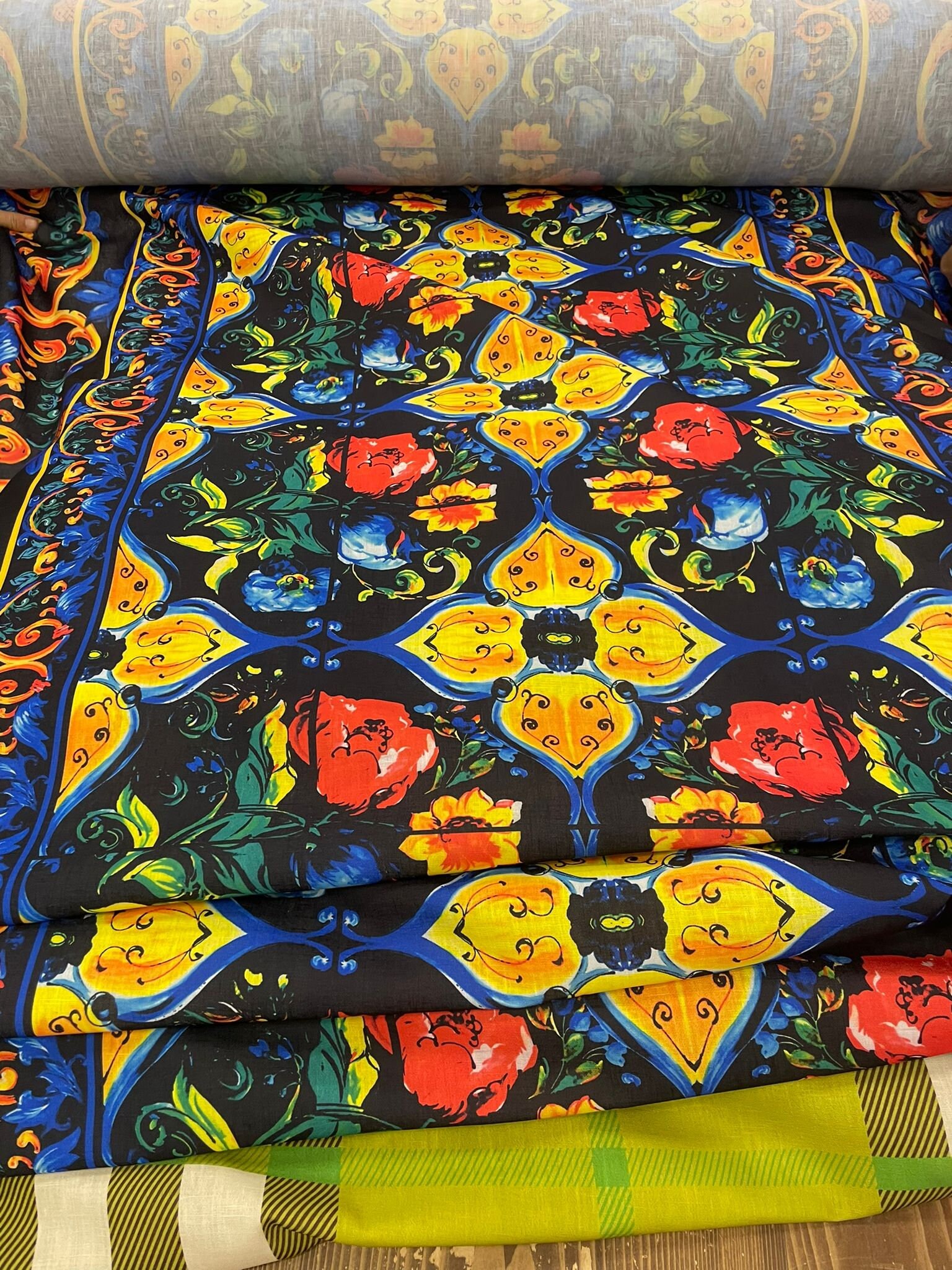 Majolica Sicilian Pattern Linen - Etsy