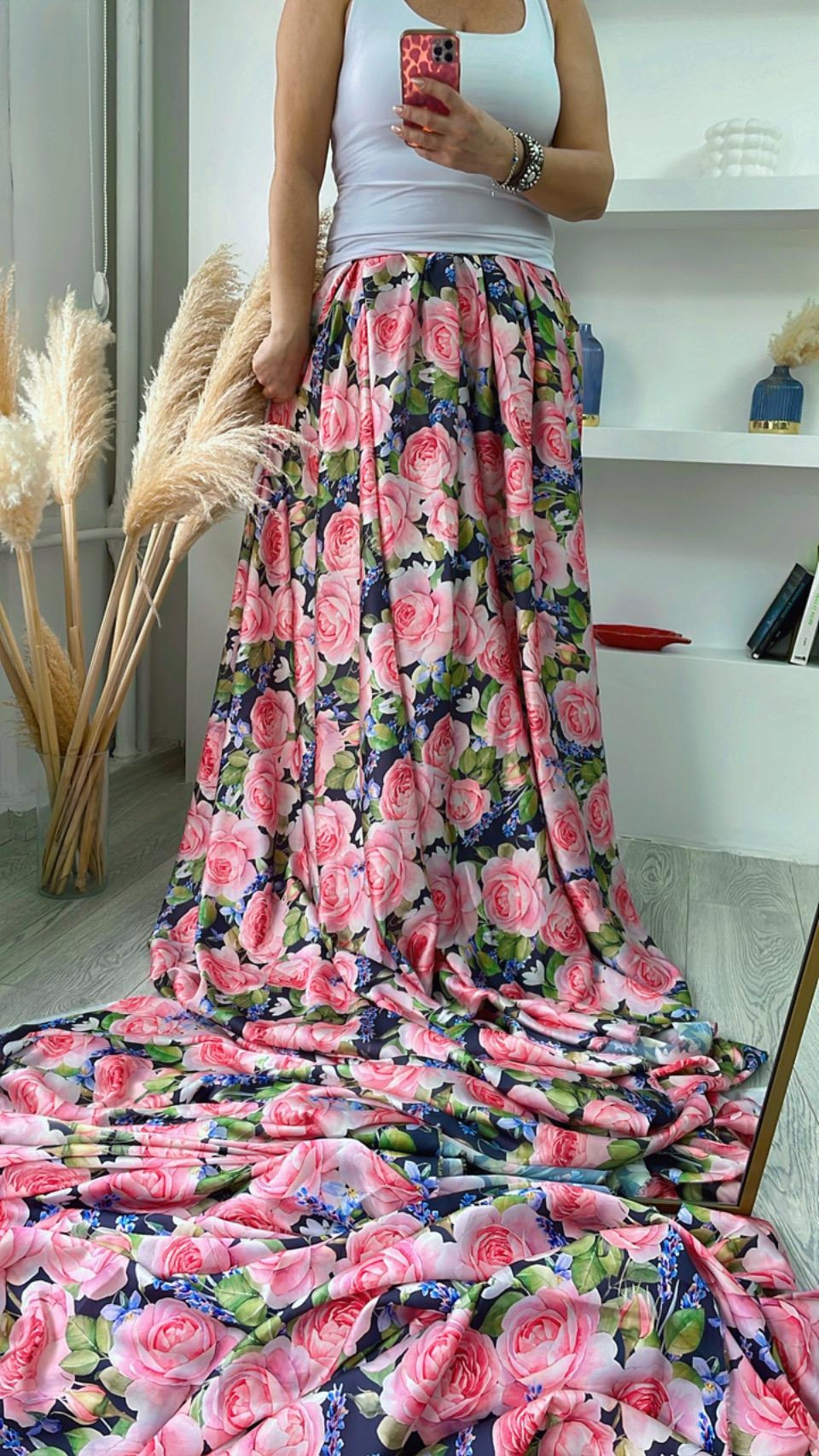Rose Patterned Silky Satin Fabric: Italian Fashion Dress Design (1.64 ...