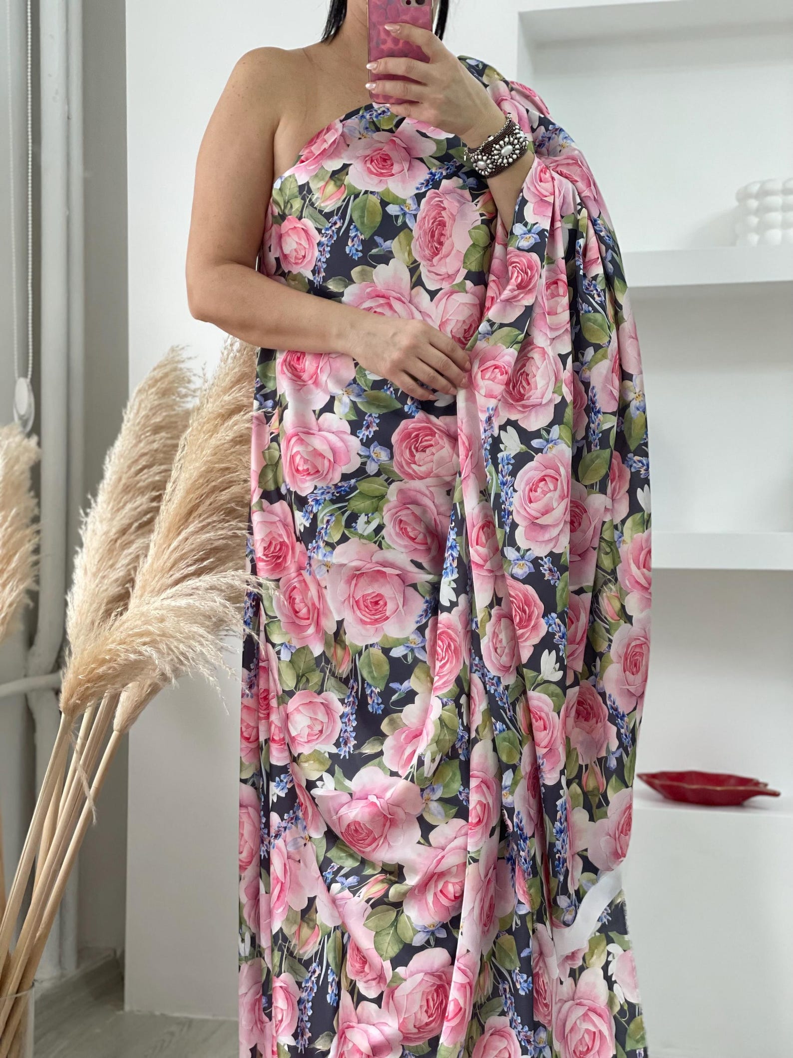 Rose Patterned Silky Satin Fabric: Italian Fashion Dress Design (1.64 ...