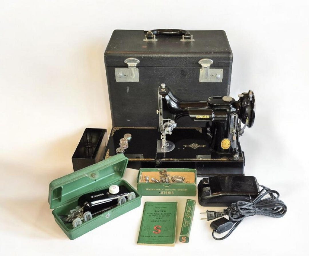 Singer 221K Featherweight With Case, Buttonholer, and Attachments 1952 ...