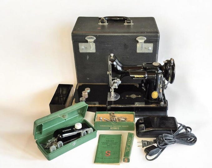 Singer 221K Featherweight With Case, Buttonholer, and Attachments 1952 ...