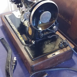 Singer 99/99K Portable Sewing Machine With Bentwood Case C1928 - Etsy ...