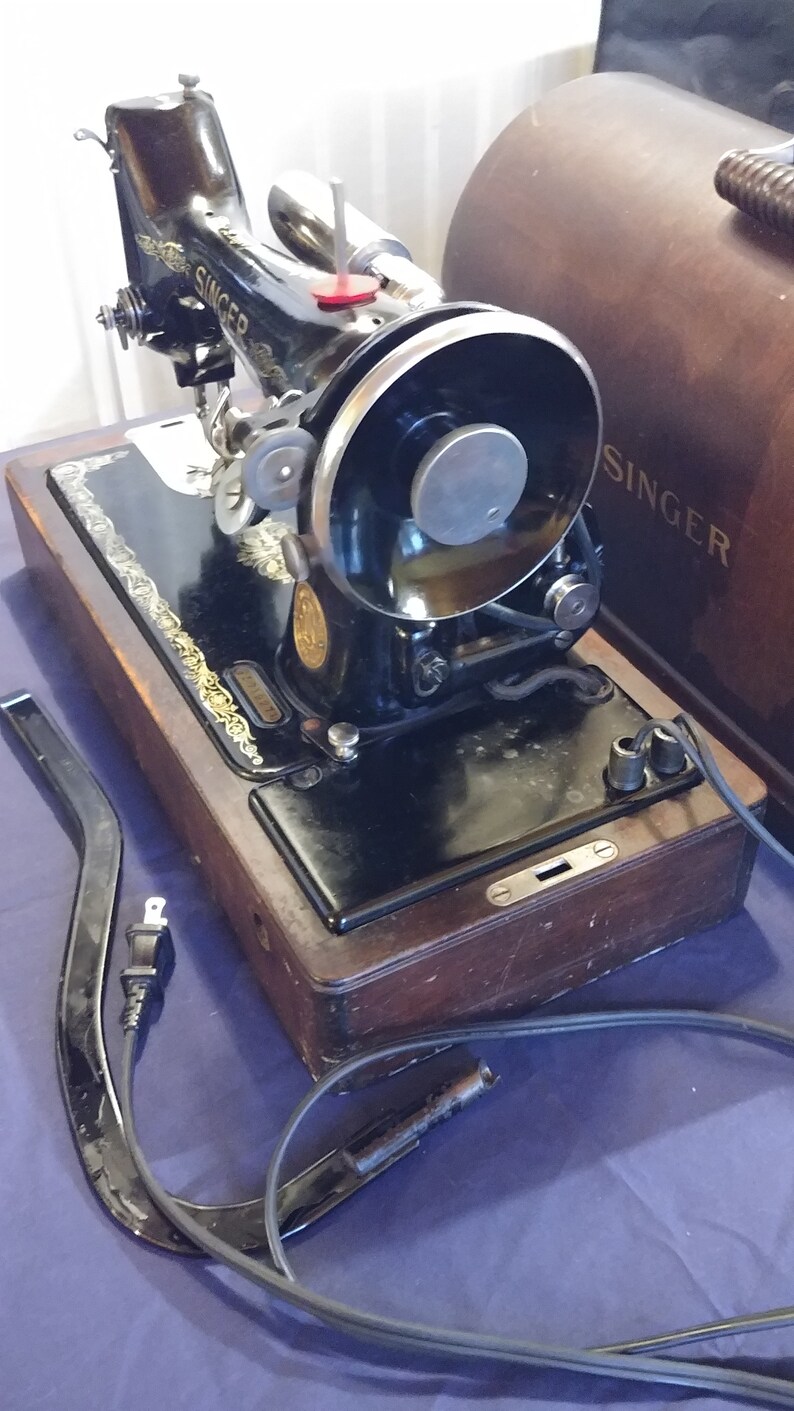 Singer 99/99K Portable Sewing Machine With Bentwood Case C1928 - Etsy ...