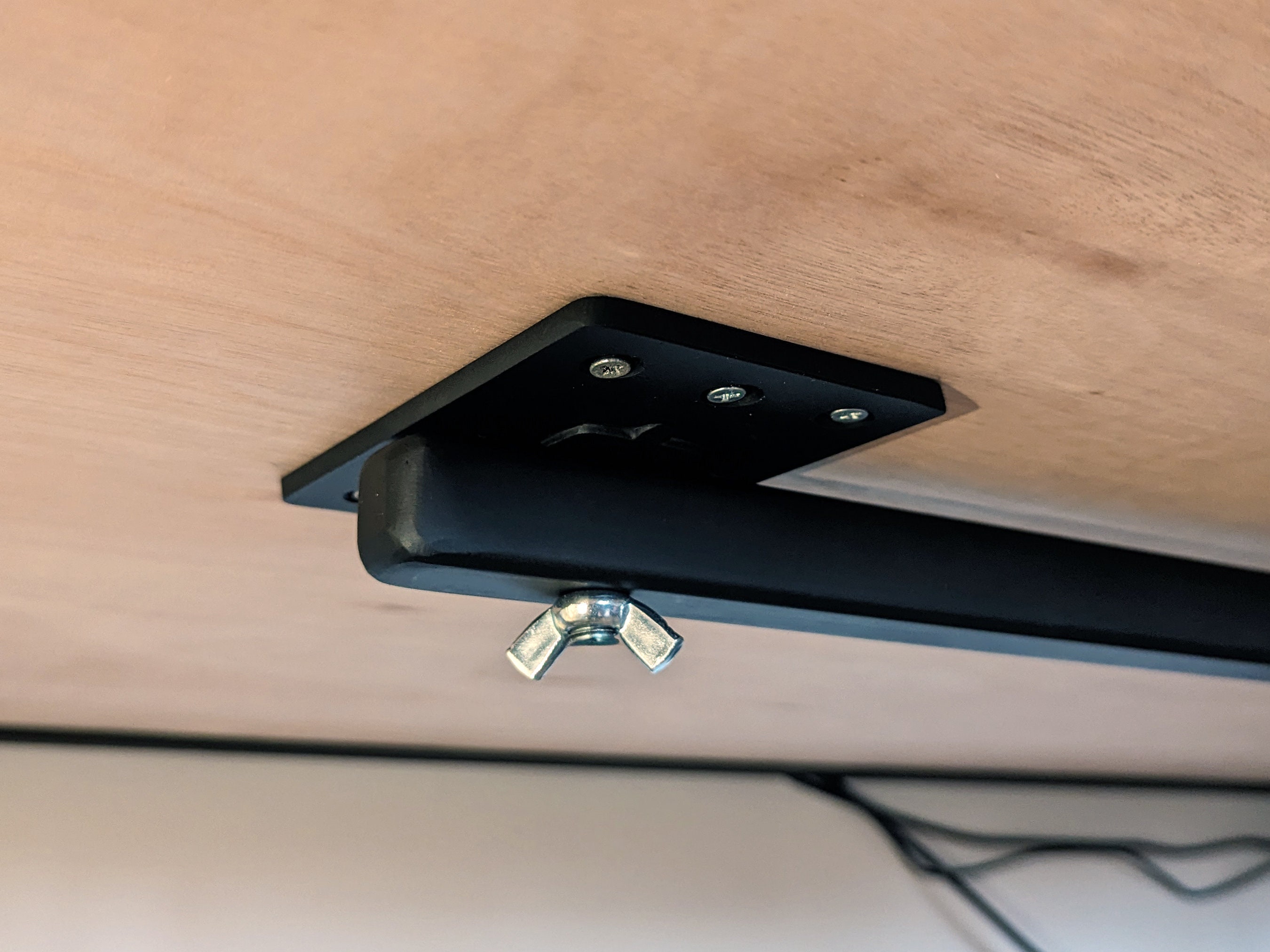 Adjustable Swiveling Arms for Extendable Dining Tables - Space-saving ...