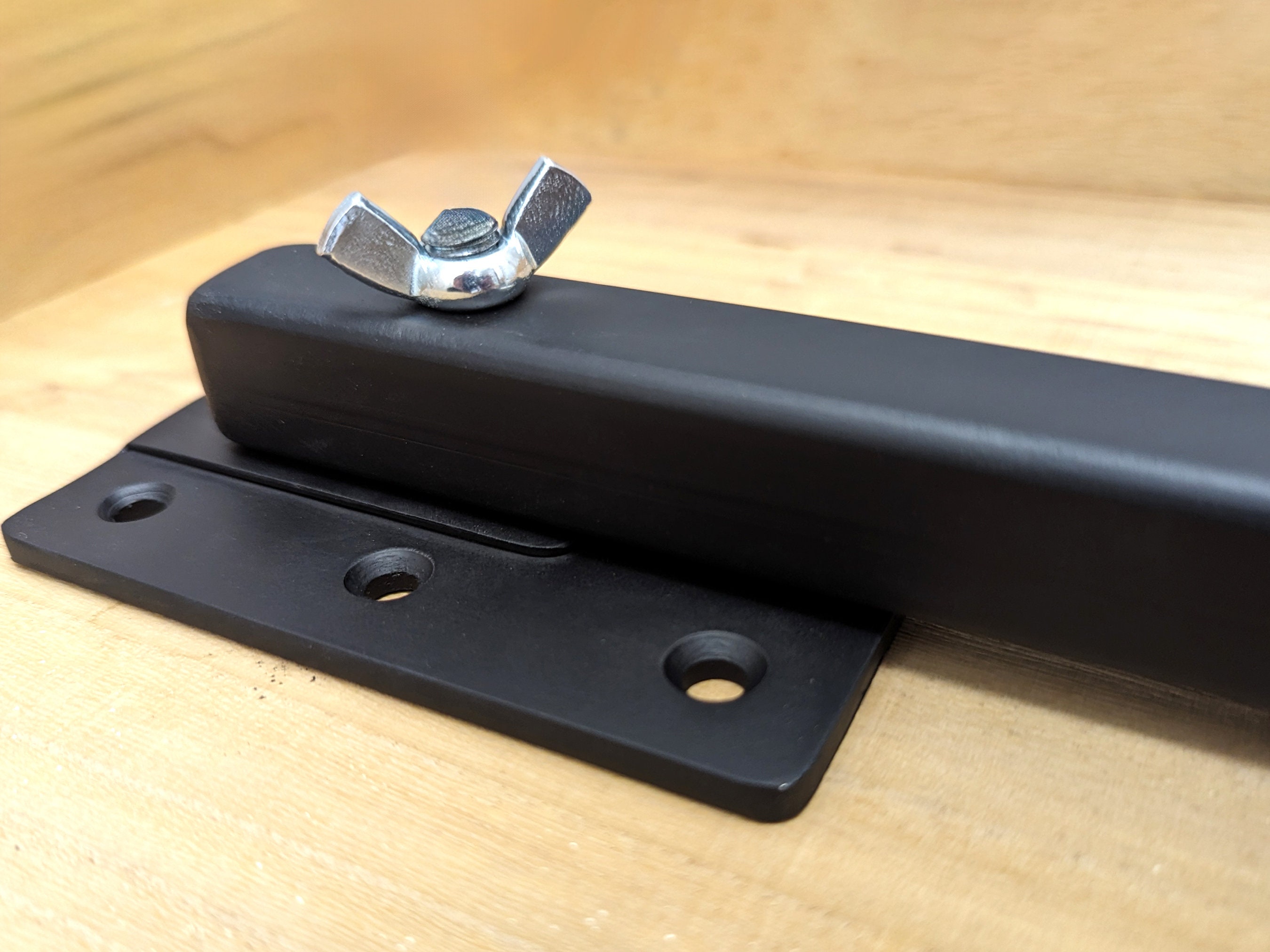 Adjustable Swiveling Arms for Extendable Dining Tables - Space-saving ...