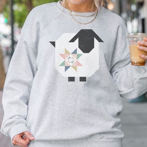 Quilting Sweatshirt, Sheep Quilt Block Sweatshirt for Quilter, Quilting ...