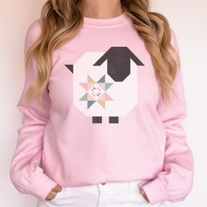 Quilting Sweatshirt, Sheep Quilt Block Sweatshirt for Quilter, Quilting ...