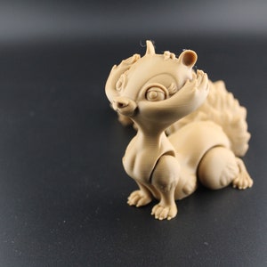 3D Printed Articulated Squirrel: Poseable Fidget Desk Toy - Etsy