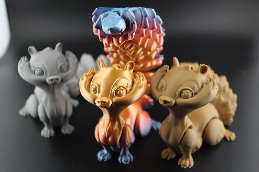 3D Printed Articulated Squirrel: Poseable Fidget Desk Toy - Etsy
