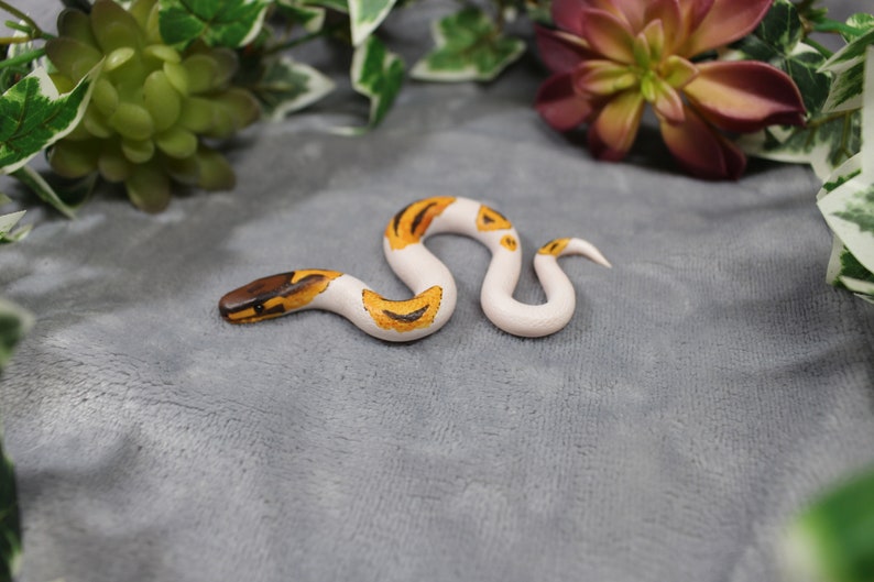 Piebald Snake Polymer Clay / Handmade / Desk Buddy - Etsy