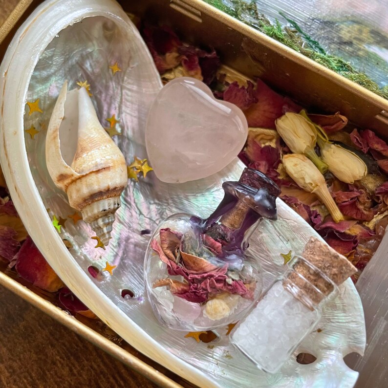 Mini Altar for Goddess Aphrodite Venus Hellenic Pagan Deity Spiritual ...