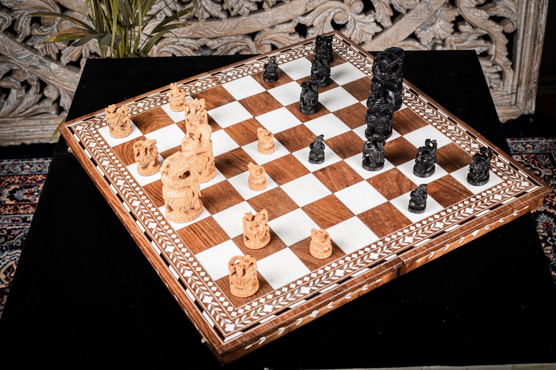 Wood Carving Chess Pieces With Box, Luxury Wooden Chess Pieces and Case ...