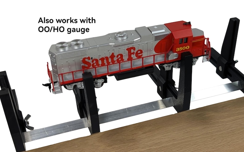 O Gauge Model Train Servicing and Repair Stand, Cradle for Locomotives ...