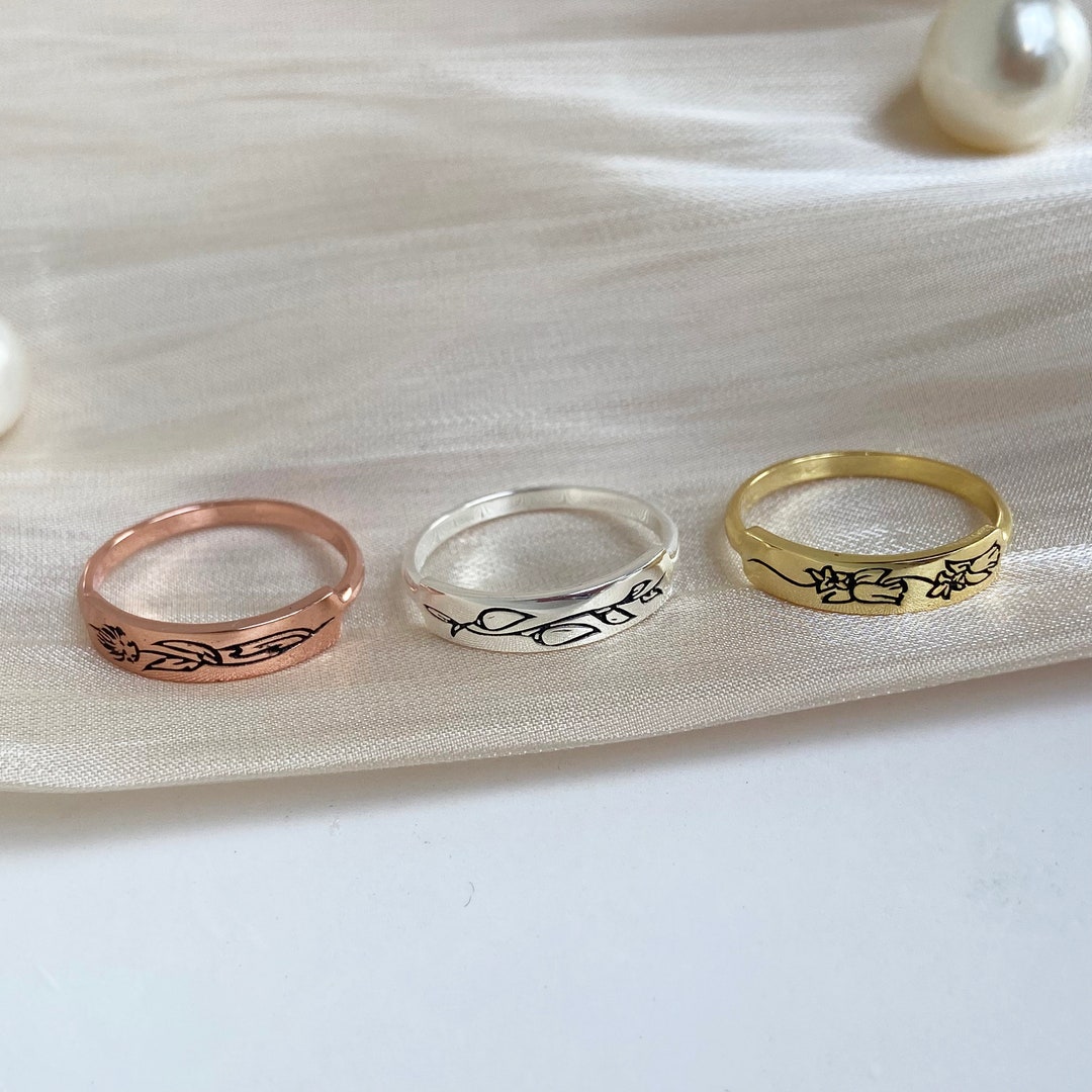 Birth Flower Ring, Dainty Engraved Flower Ring, Floral Signet Ring ...