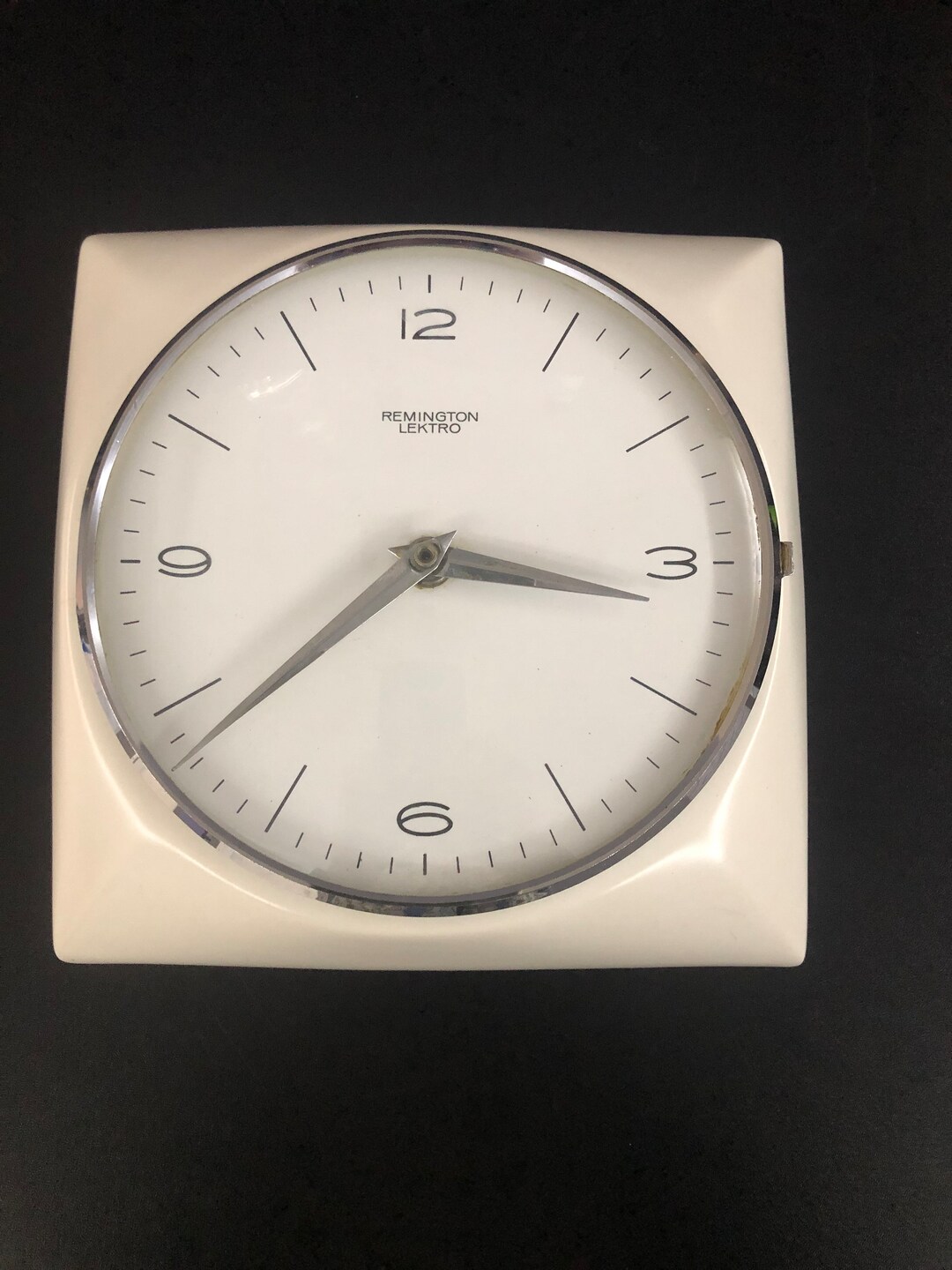 Vintage Matt White Ceramic Remmington LEKTRO Kitchen Clock 1960. - Etsy