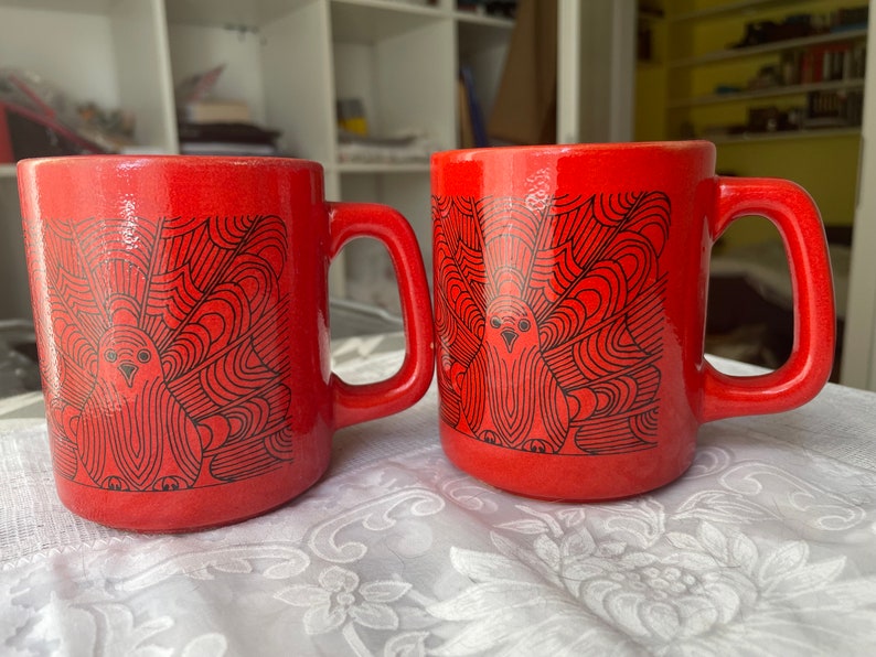 Vintage KIL 2 Red Mugs With Black Birds Beautiful and Unique Find - Etsy