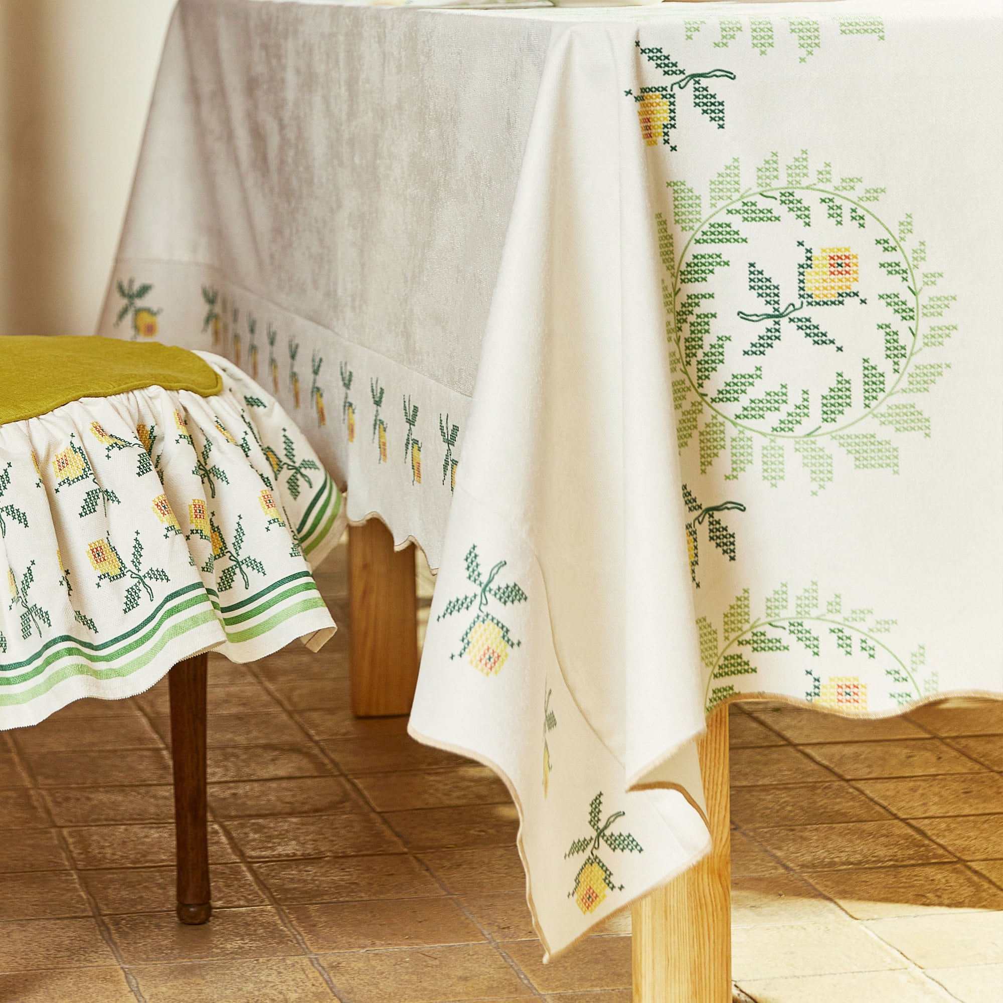 Floral Pattern Farmhouse Style Tablecloth Waterproof Table Cover for ...