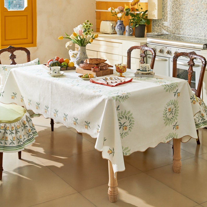 Floral Pattern Farmhouse Style Tablecloth Waterproof Table Cover for ...
