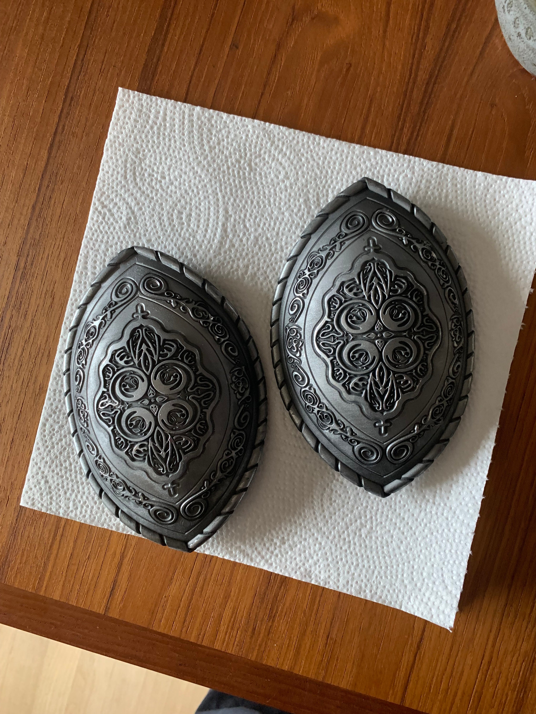 Yennefer Cosplay Knee Guards 3D File +FREE Glove Stamp File - Etsy