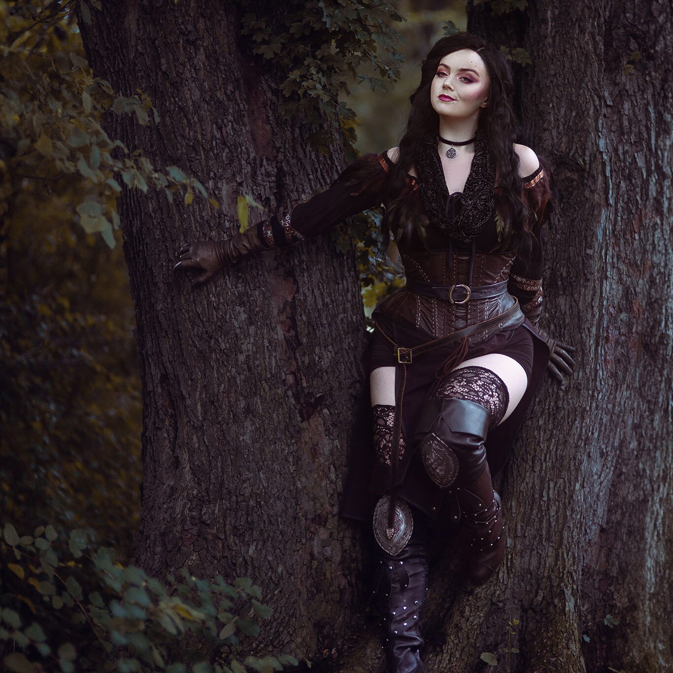 Yennefer Cosplay Knee Guards 3D File +FREE Glove Stamp File - Etsy