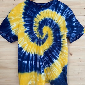 Game Day Spiral Tie Dye T-shirt Handmade Blue & Yellow Sports Style ...