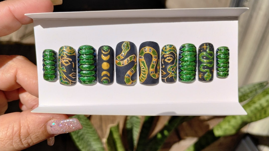 Medusa Snake Press-on Nails - Etsy