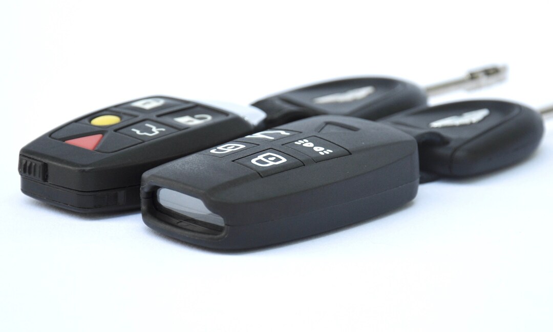 Aston Martin V8 Vantage and DB9 Replacement Key Fob Case From Spin ...