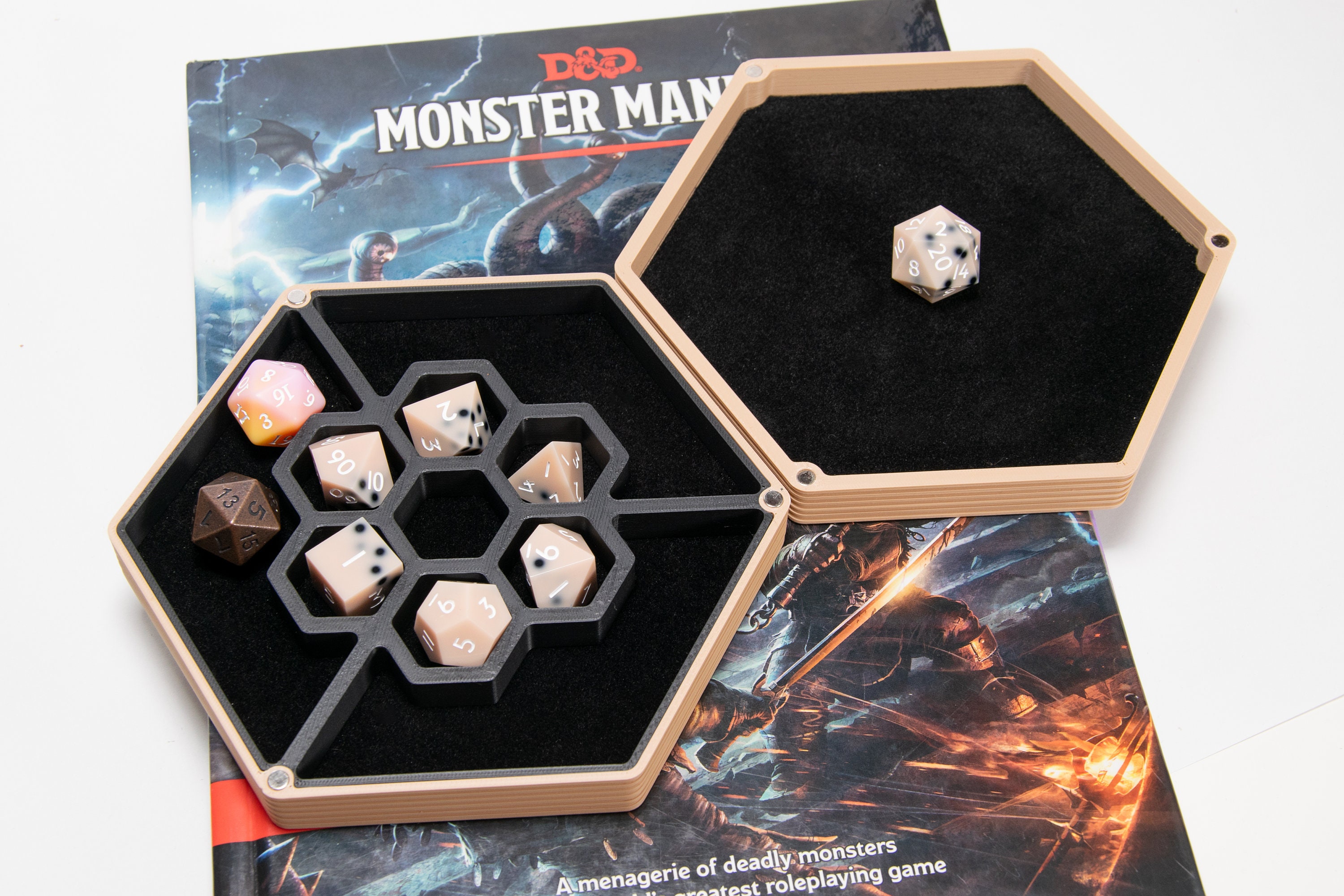 Dungeon and Dragons Dice Box Hero Dice Vault Multi Dice Storage 4 Sets ...