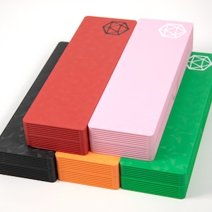 Dungeon and Dragons Dice Box With Pencil and Dice Set Travel Kit 13 D&D ...