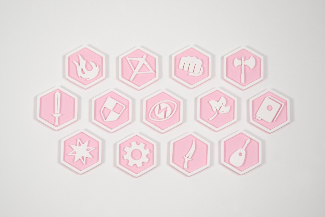 Dungeon and Dragons Dice Box With Pencil and Dice Set Travel Kit 13 D&D ...