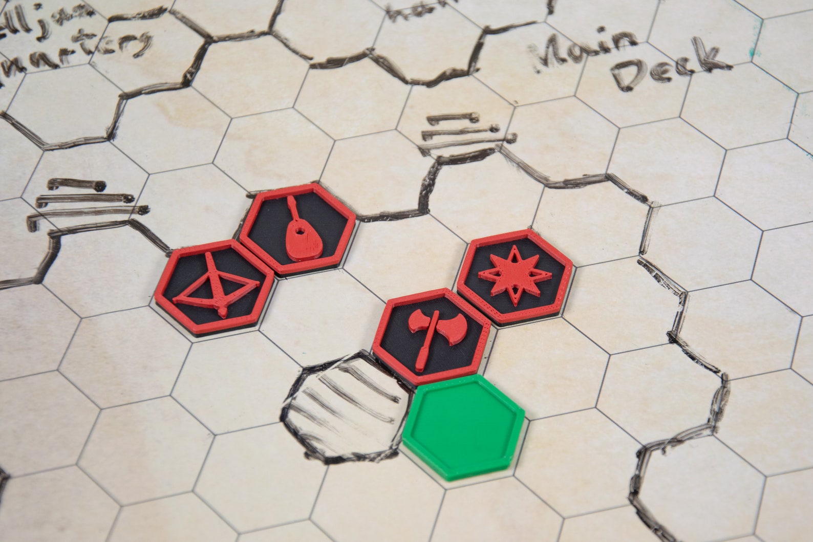 Dungeon and Dragons Dice Box With Pencil and Dice Set Travel Kit 13 D&D ...