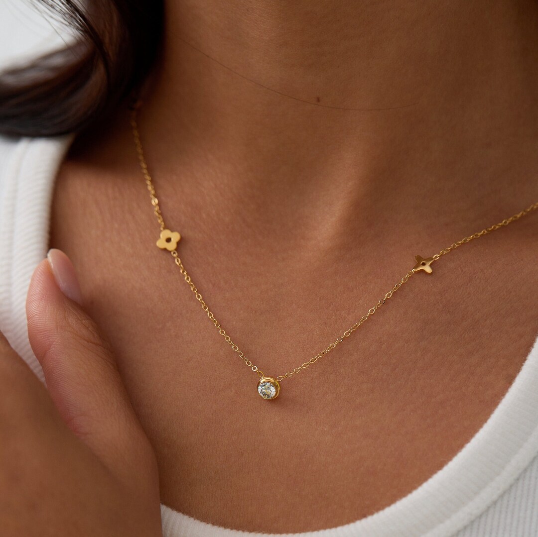 Clover Chain Necklace: 18k Gold Plated Flower Pendant - Etsy
