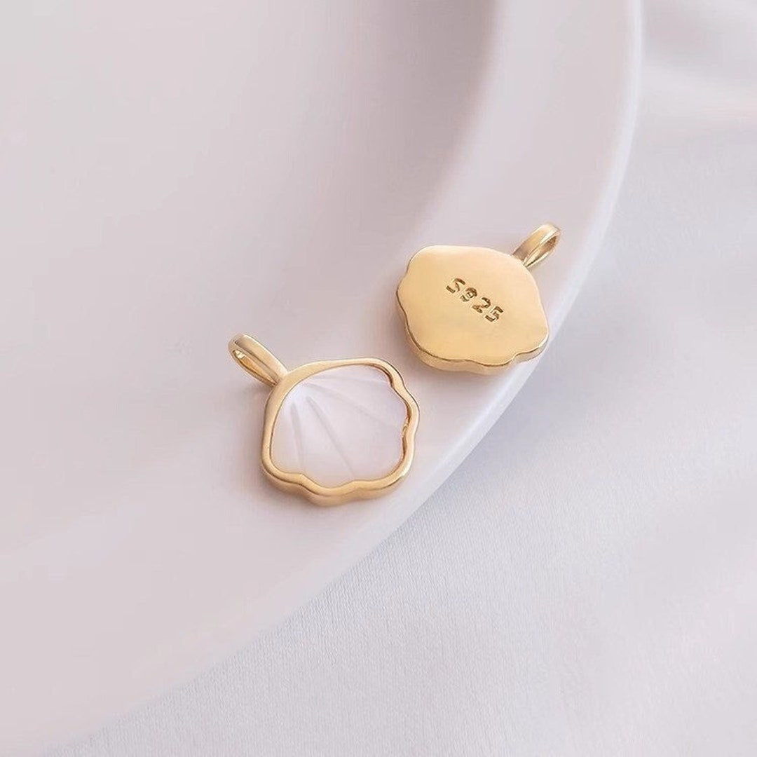 Gold Border Pearl White Fan Pendant, 14K Gold Plated Shell Pearl Love ...