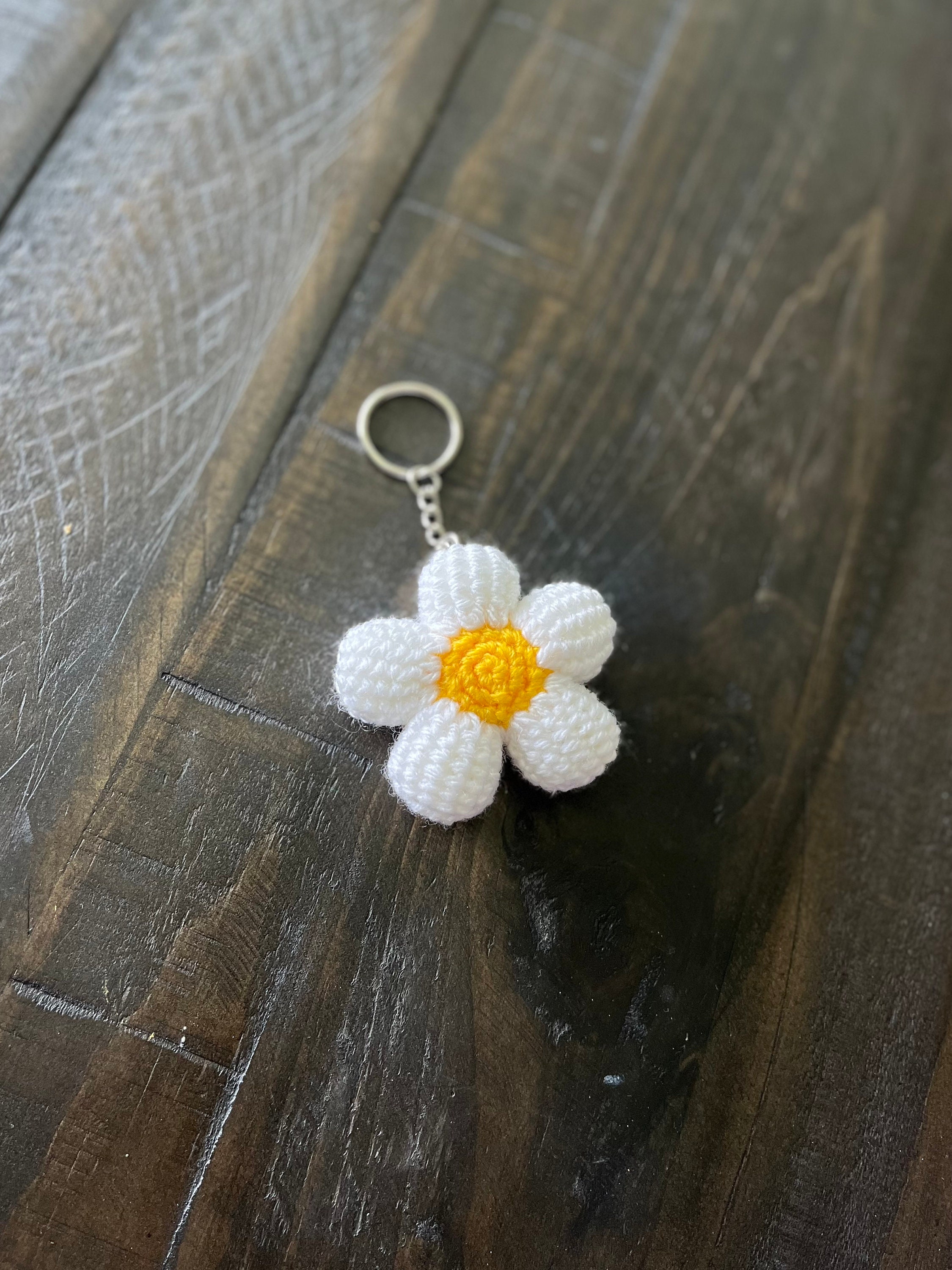 Daisy Keychain Crochet - Etsy