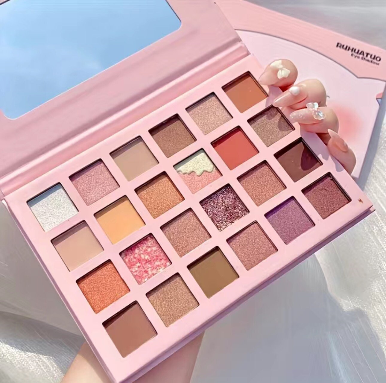 24 Color Eyeshadow Palette , Earth Color Tone, Matte Finish, Contouring ...