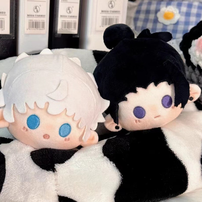 Jujutsu Kaisen Plushie Gojo - Etsy