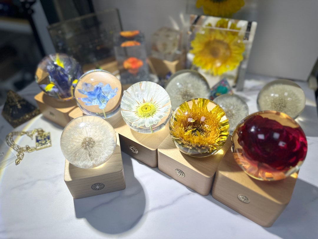 Birth Flowers Resin Lamps, Daisy Flower Ball Resin Lamp Gift of Nature ...