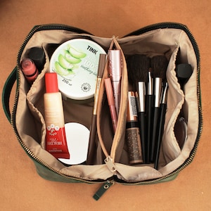 Custom Women Dopp Kit, Personalized Makeup Bag for Her, Engraved ...