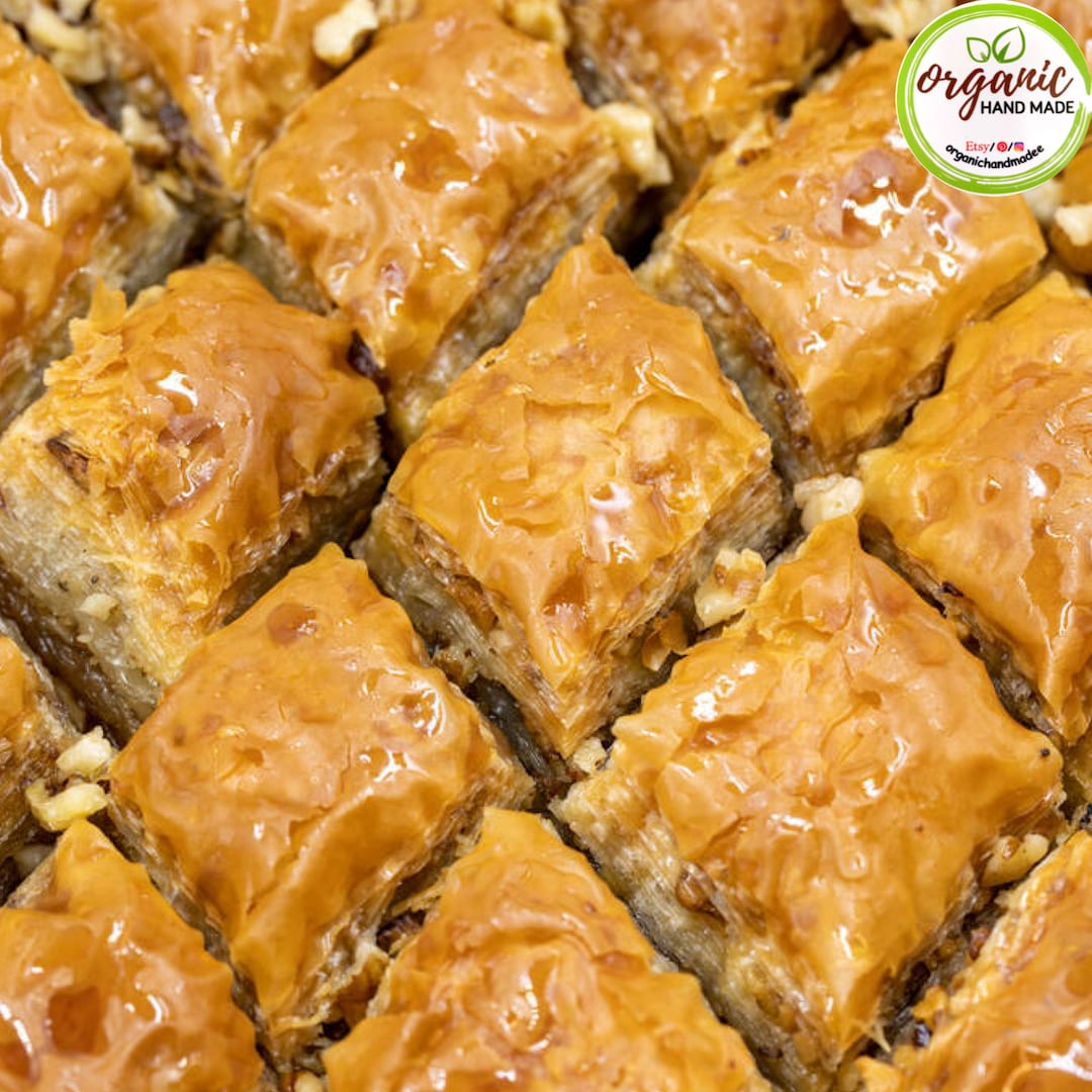 HOMEMADE WALNUT BAKLAVA, Handmade Diamond Walnut Baklava, Turkish ...