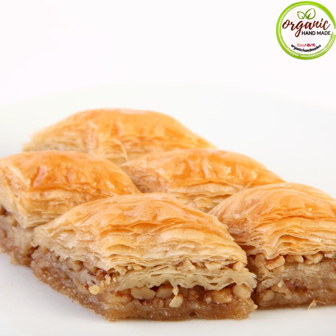 HOMEMADE WALNUT BAKLAVA, Handmade Diamond Walnut Baklava, Turkish ...
