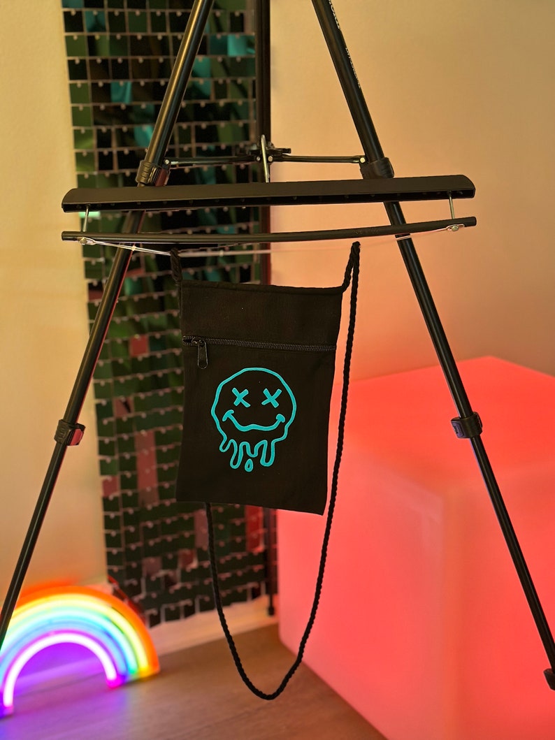 Drippy Smiley Face Optical Illusion Swingpack Crossbody - Etsy