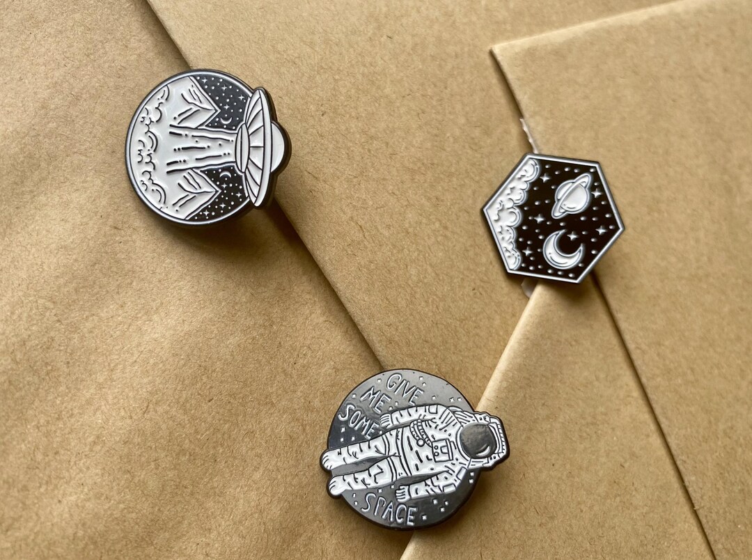 Creative Astronaut Space Exploration Badges – Unique Metal Brooches for ...